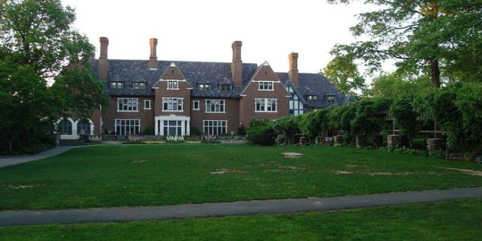 Who Is Lawrence Ray Sarah Lawrence Dad And Cult Leader Charged With Sex Trafficking Yourtango